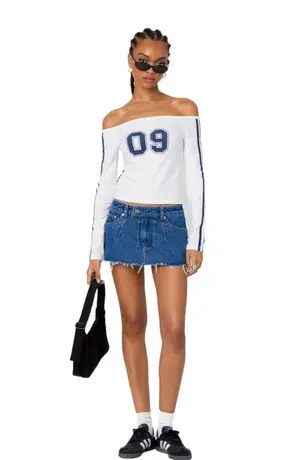EDIKTED 90s Off-the-shoulder Long Sleeve Top