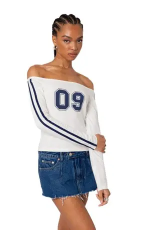 EDIKTED 90s Off-the-shoulder Long Sleeve Top