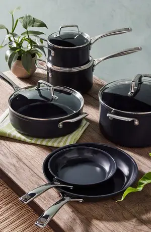 LE CREUSET 10-piece Nonstick Cookware Set
