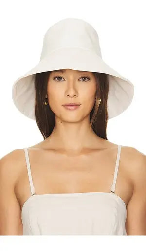 Janessa Leoné Walker Bucket Hat - Off White