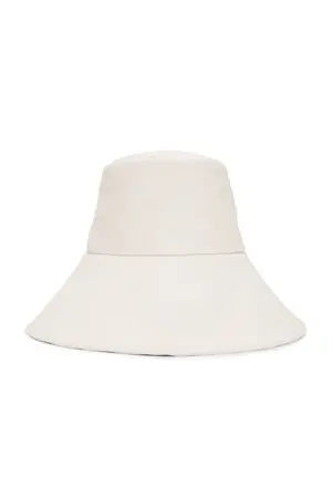 Janessa Leoné Walker Bucket Hat - Off White