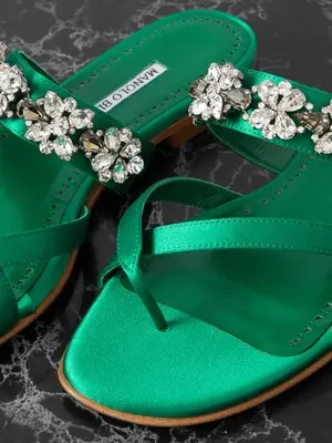 Manolo Blahnik Perlusa Crystal-embellished Sandals - Green
