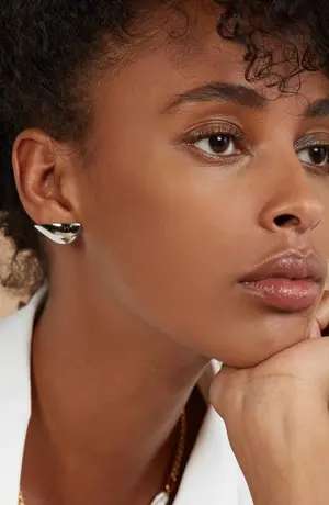 Lady Grey Lobe Earrings
