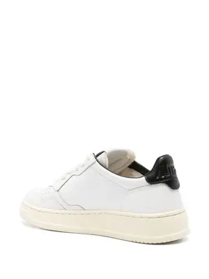 AUTRY Medalist Low Leather Sneakers - White