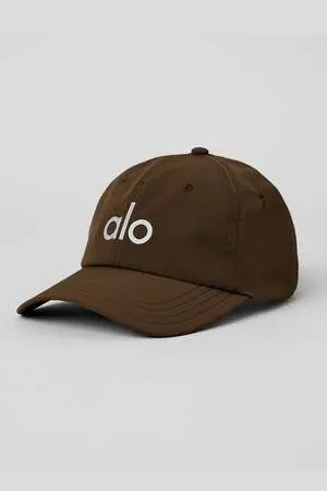 Alo Yoga Performance Off-Duty Cap In Brown - Espresso | Editorialist