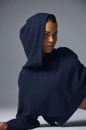 reika⭐︎　新品　alo yoga muse hoodie ネイビー Alo Yoga Muse Hoodie In Blue, Size - Navy | Editorialist