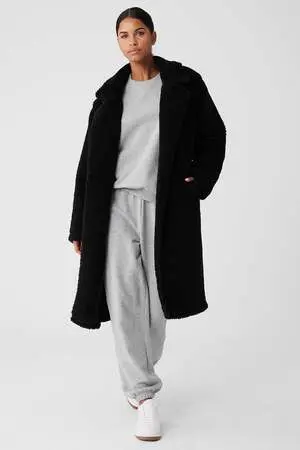 Alo Yoga Oversized Sherpa Trench Jacket In Size - Black | Editorialist