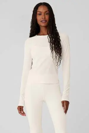 Alo Yoga Ribbed Sea Coast Long Sleeve Top In White - Ivory