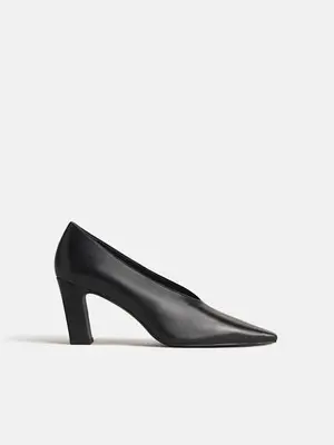 REFORMATION Nolita Pump - Black
