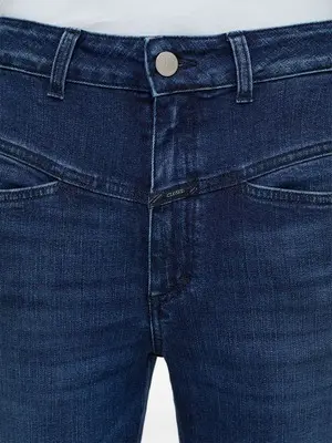 Closed Pedal Jeans