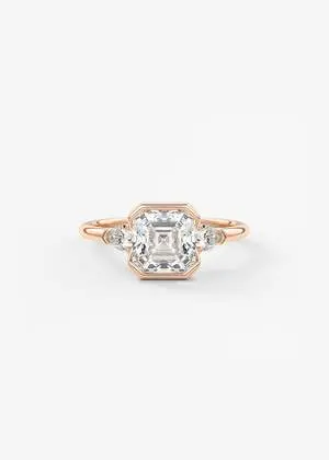 FRANK DARLING Clutch Three Stone Ring With Asscher Cut And Pear Shaped Diamonds - Yellow Gold