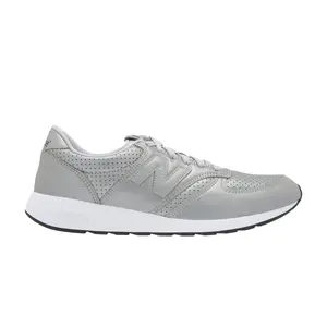 NEW BALANCE 420 Athletic Sneakers