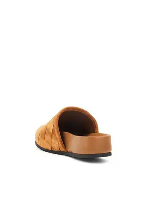 Bottega Veneta Reggie Flat Slides - Caramel