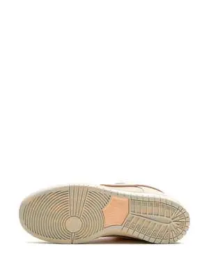 Nike Sb Dunk Low Pro Prm Trocadero Gardens Sneakers - Pink
