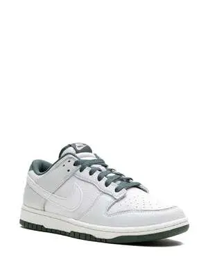 Nike Dunk Low Retro Se Vintage Sneakers