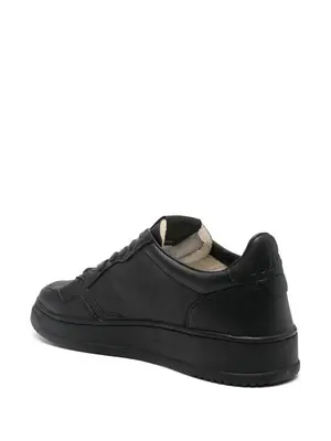 AUTRY Medalist Monochromatic Sneakers