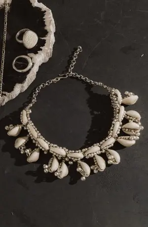 CHILD OF WILD Lakshmi Shell Choker