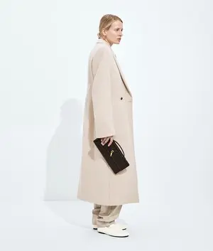 Bottega Veneta Andiamo Clutch - Fondant