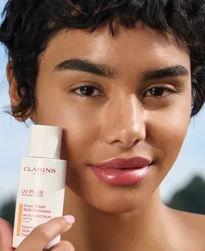 Clarins Uv Plus Anti-pollution Tinted Face Sunscreen Spf 50 - Medium