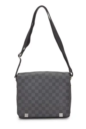 LOUIS VUITTON Damier Graphite District Messenger Bag