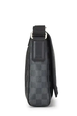 LOUIS VUITTON Damier Graphite District Messenger Bag