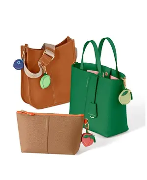 MAISON DE SABRE The Sabremoji Fruit Charm - Peach