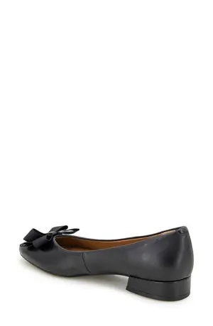 Gentle Souls By Kenneth Cole Abigail Bow Pump - Black Leather