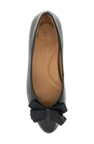 Gentle Souls By Kenneth Cole Abigail Bow Pump - Black Leather