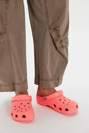 Crocs Textured Slides Slipper For Men