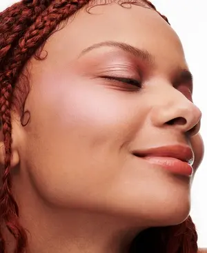 MAC COSMETICS Glow Play Cushiony Blush - Totally Synced
