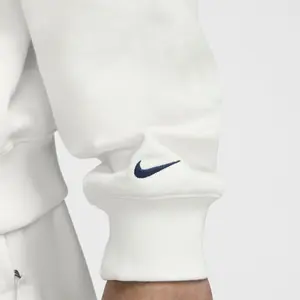 Nike Team Usa Solo Swoosh Crew-neck Sweatshirt