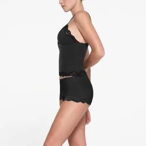 SKIMS Fits Everybody Lace Triangle Cami Top - Onyx