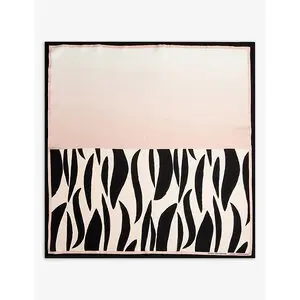 Dries Van Noten Dries Van Noten Graphic-Print Silk Scarf Rosa Carnivora