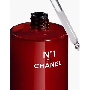 Chanel N°1 De Revitalizing Serum Smooths And Provides Radiance