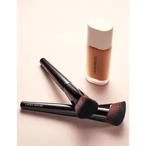 Laura Mercier Real Flawless Foundation Brush - One-color