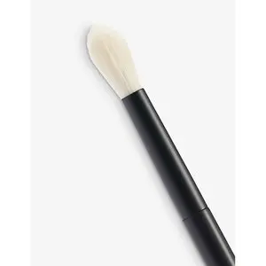 LISA ELDRIDGE BEAUTY Seamless Blend Brush No.8