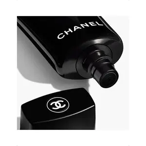 Chanel La Base Matifiante Perfecting Make-up Primer