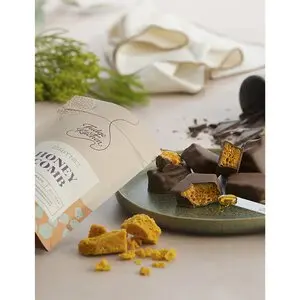 FUDGE KITCHEN Honeycomb Chocolate-covered Fudge Pouch 125g