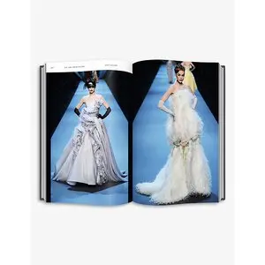 THAMES & HUDSON Dior Catwalk: The Complete Collections Book