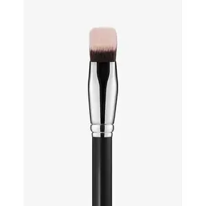 MAC COSMETICS 171s Wedge Smooth-edge Face Brush - One-color