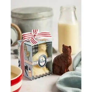 THE CHOCOLATE GIFT COMPANY The Cat Got The Cream Cat-shaped Milk And White Chocolate 70g