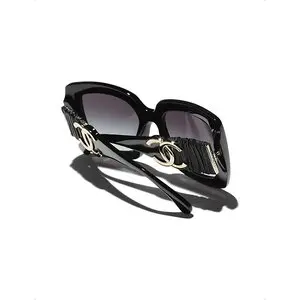シャネル Chanel Ch5474q Square Sunglasses - Black | Editorialist