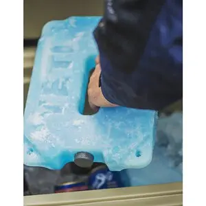 YETI Ice 4lb Ice Pack 27cm X 20cm