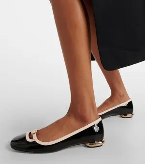 ROGER VIVIER Viv' Podium Ballet Flats - Black