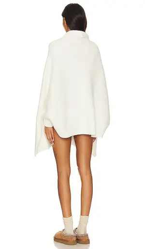 Barefoot Dreams Cozychic Blanket Wrap - Cream