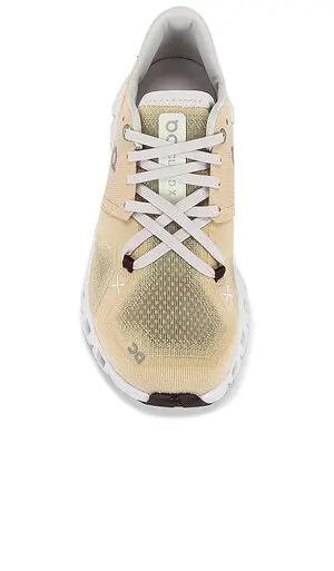 On X 3 Sneaker