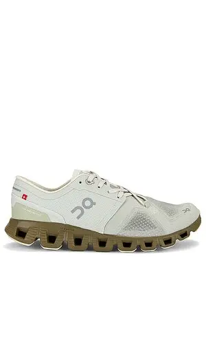 On X 3 Sneaker