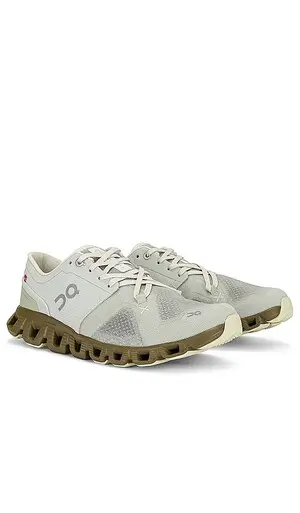 On X 3 Sneaker