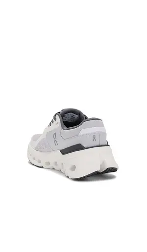 On Cloudrunner 2 Sneaker