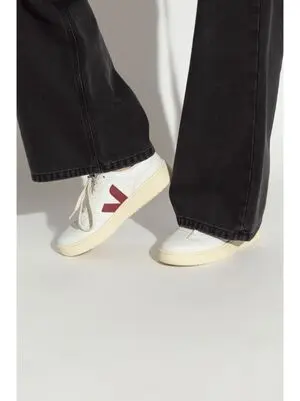 VEJA V-90 Sneakers - White